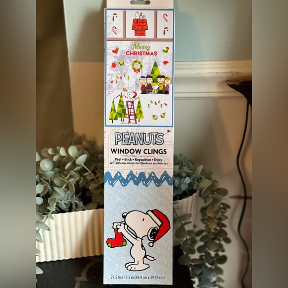 Peanuts | Holiday | Peanuts Holiday Window Clings With Red And Green ...